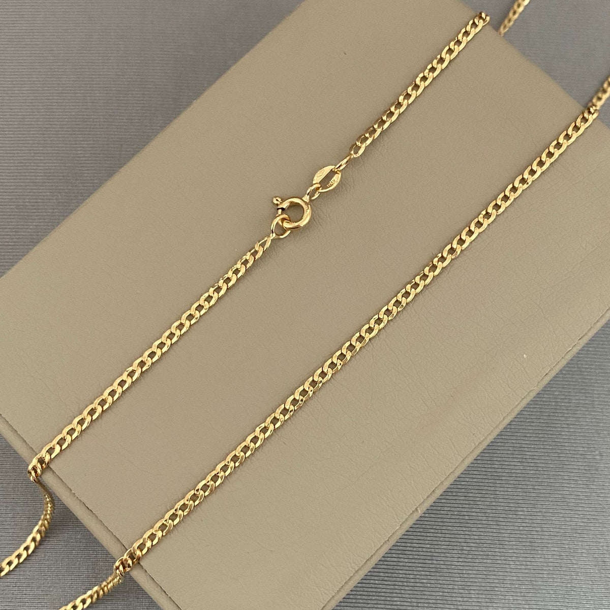 CADENA ITALY CUBANA ORO AMARILLO 18K 4,2 GR / 2 MM / 60 CM – Élite Joyería