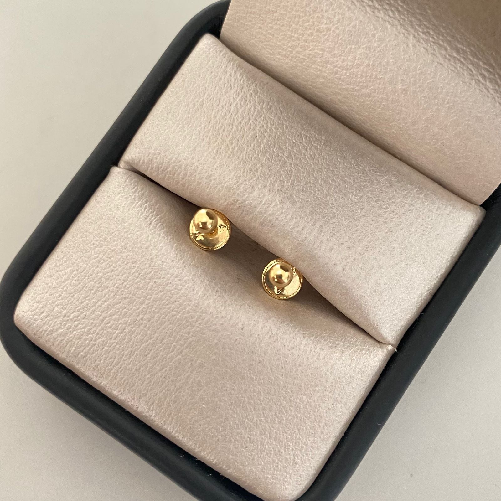 Topos bola lisa Oro amarillo 18k 0,40 Gr / 3,0 mm – Élite Joyería